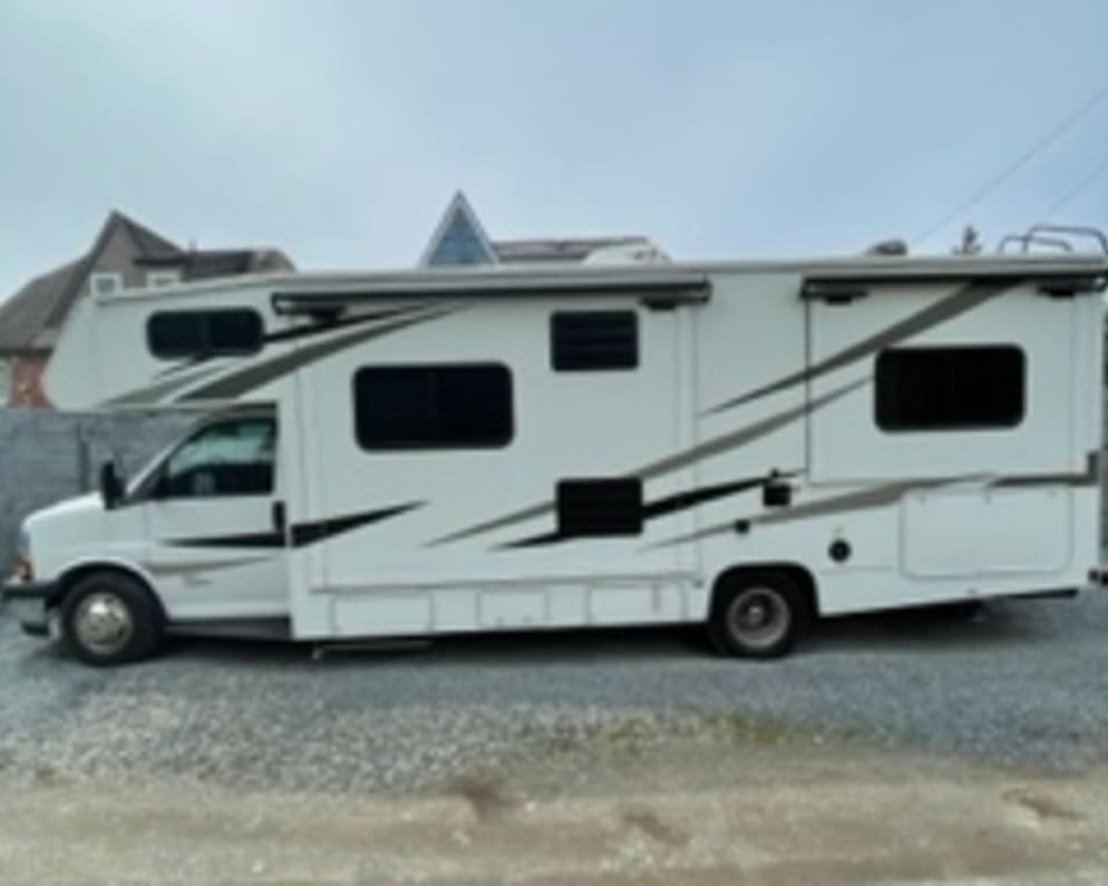2020 Coachmen Freelander 26DS Class C RV for Rent in Seattle ...