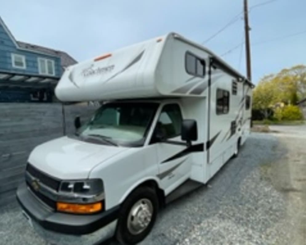 2020 Coachmen Freelander 26DS Class C RV for Rent in Seattle ...