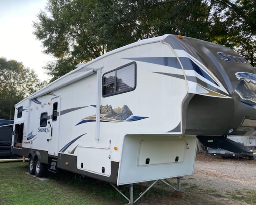 Fifth Wheel RV for Rent in Bethlehem, Georgia - RVUSA.com