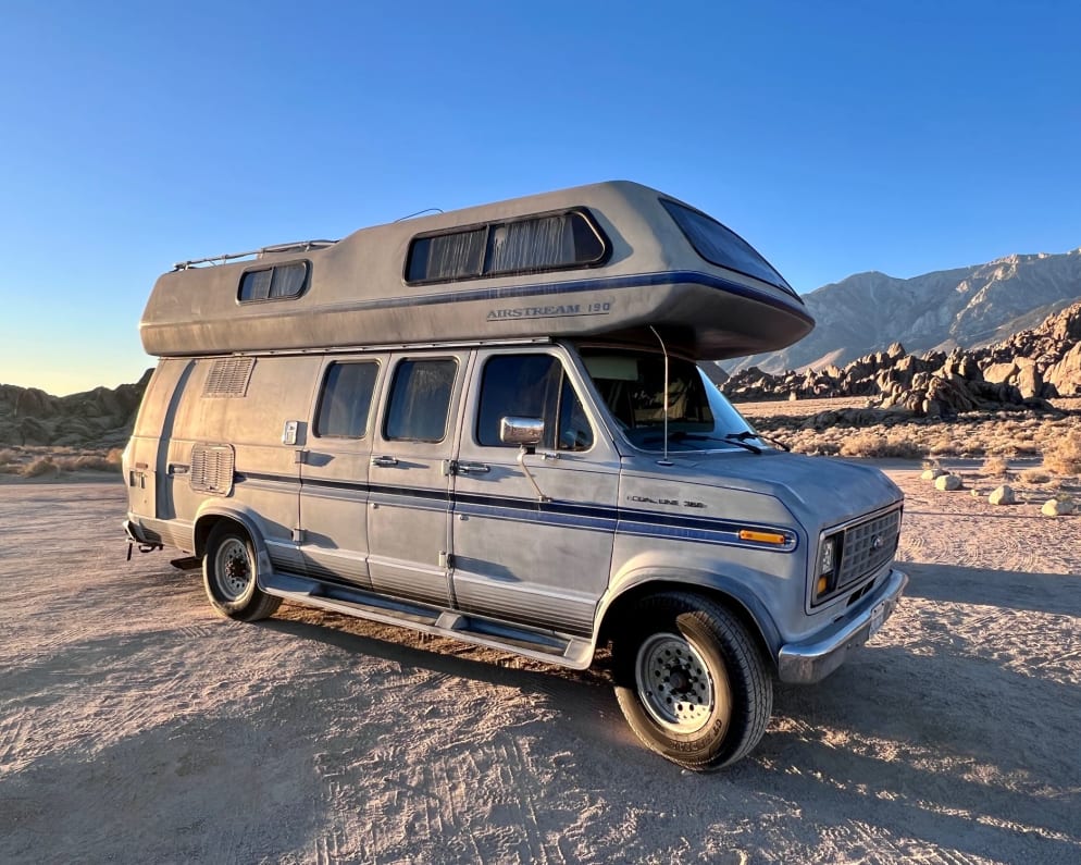 1990 Class B RV for Rent in Los Angeles, California - RVUSA.com