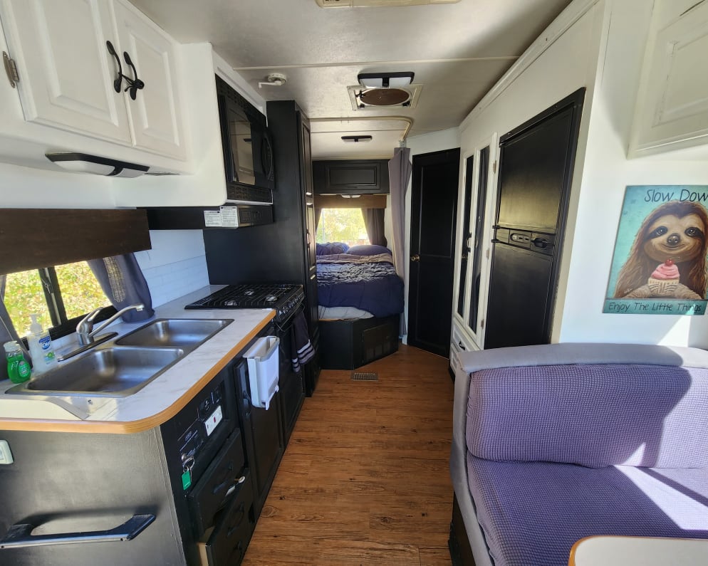 Class C RV for Rent in Lompoc, California - RVUSA.com