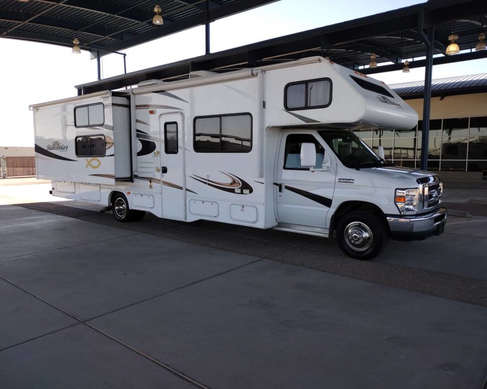 Class C RV for Rent in Chandler, Arizona - RVUSA.com