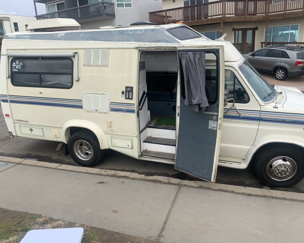 1990 Class B RV for Rent in San Diego, California - RVUSA.com