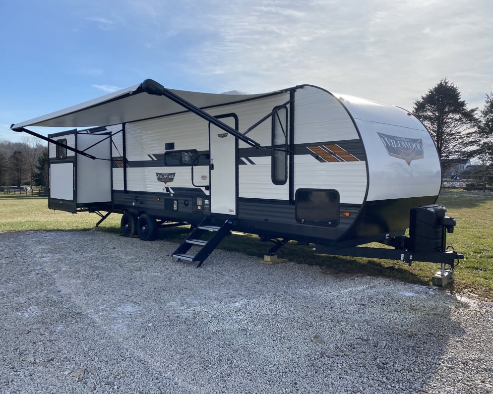 2022 Truck Camper RV for Rent in Wooster, Ohio - RVUSA.com