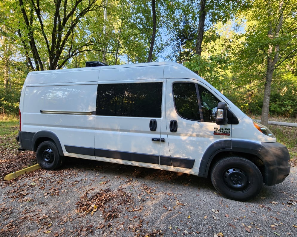 Class B RV for Rent in West plains, Missouri - RVUSA.com