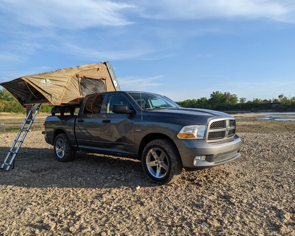 2012 Truck Camper RV for Rent in Kansas City, Kansas - RVUSA.com