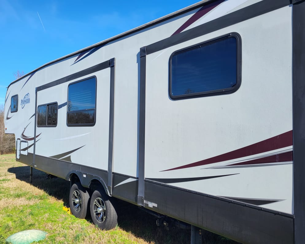 2018 Fifth Wheel RV for Rent in Austin, AR - RVUSA.com