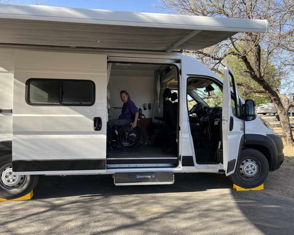 2021 Class B RV for Rent in Tampa, Florida - RVUSA.com