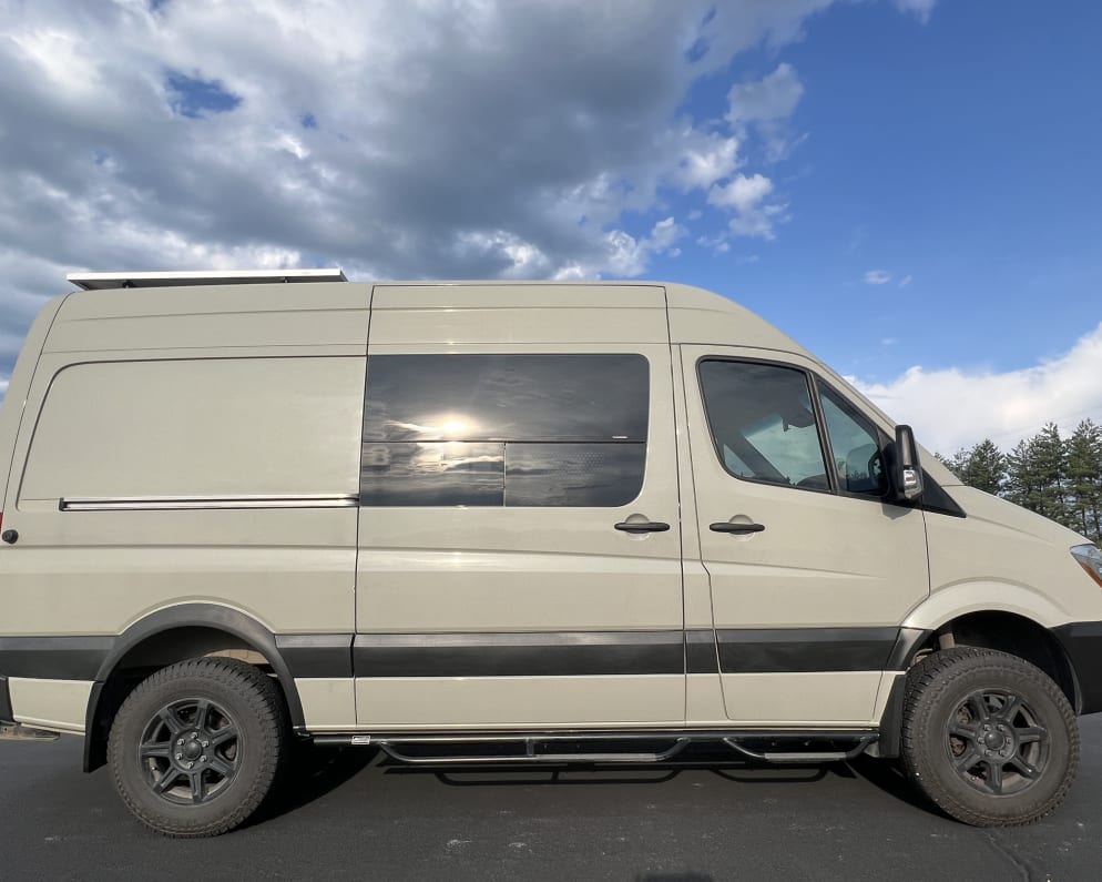 2017 Class B RV for Rent in Whitefish, Montana - RVUSA.com