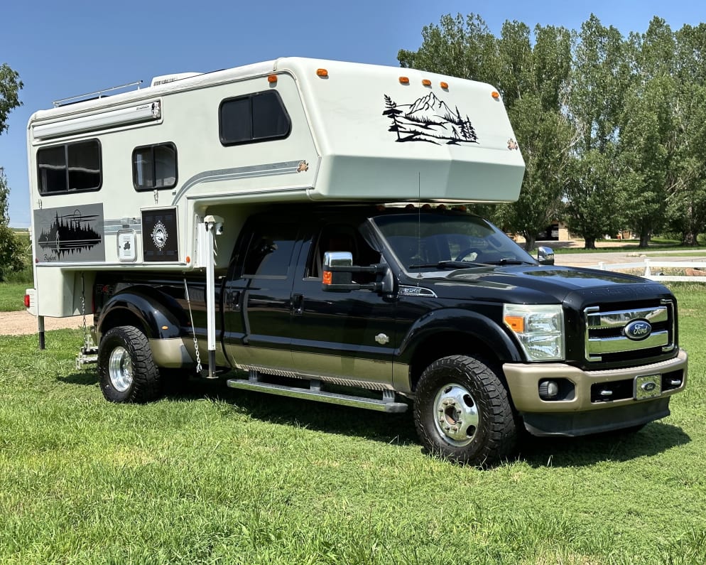 1998 Truck Camper RV for Rent in Windsor, Colorado - RVUSA.com