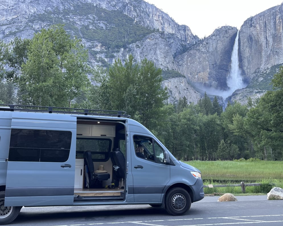 Class C RV for Rent in Huntington Beach, California - RVUSA.com