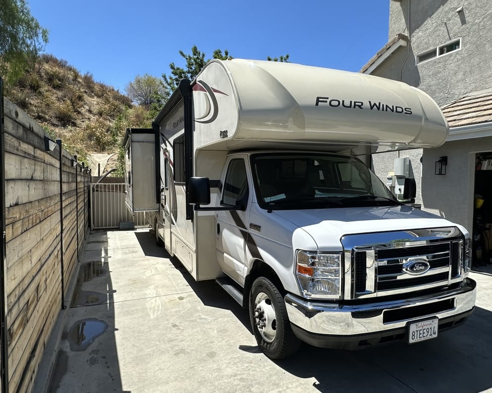 2020 Class C RV for Rent in Hemet, California - RVUSA.com