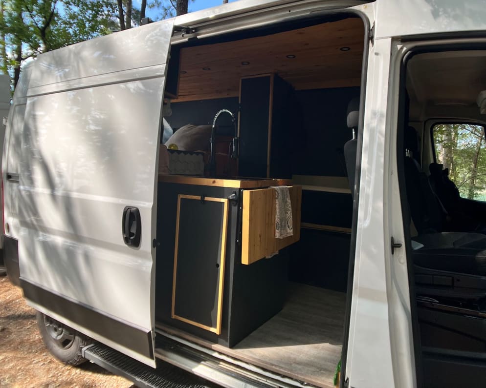 Class B RV for Rent in Fayetteville, North Carolina - RVUSA.com