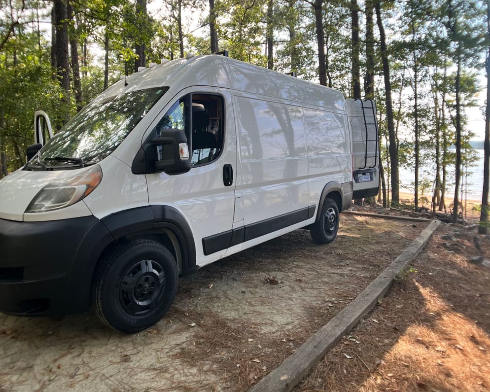 2014 Class B RV for Rent in Fayetteville, North Carolina - RVUSA.com