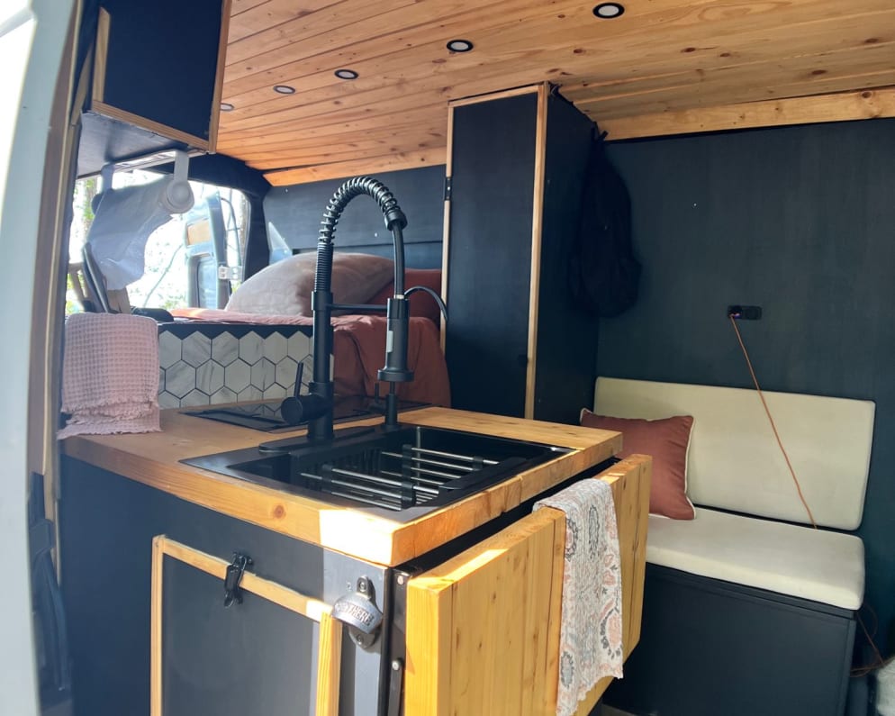 Class B RV for Rent in Fayetteville, North Carolina - RVUSA.com