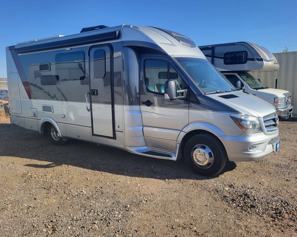 Class B RV for Rent in Phoenix, Arizona - RVUSA.com