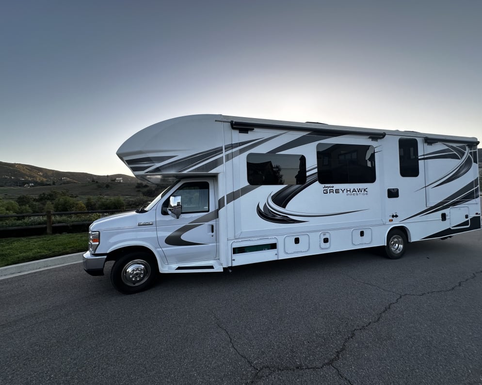 2020 Class C RV for Rent in Escondido, California - RVUSA.com