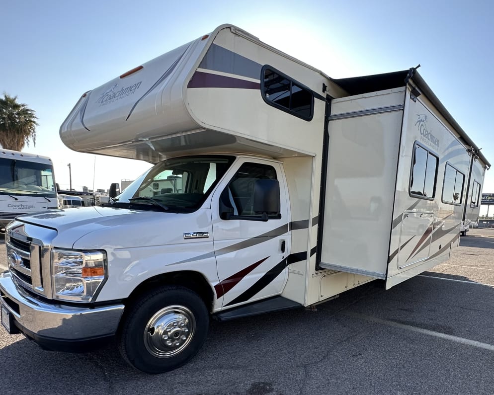 2018 Class C RV for Rent in Phoenix, Arizona - RVUSA.com