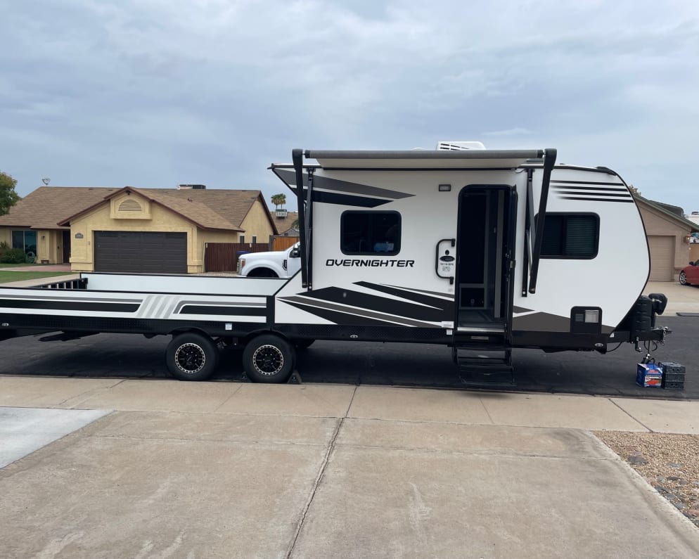 2024 Toy Hauler RV for Rent in Peoria, Arizona - RVUSA.com