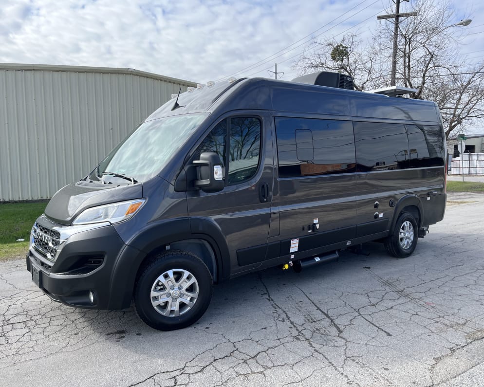 2024 Class B RV for Rent in Dallas, Texas - RVUSA.com