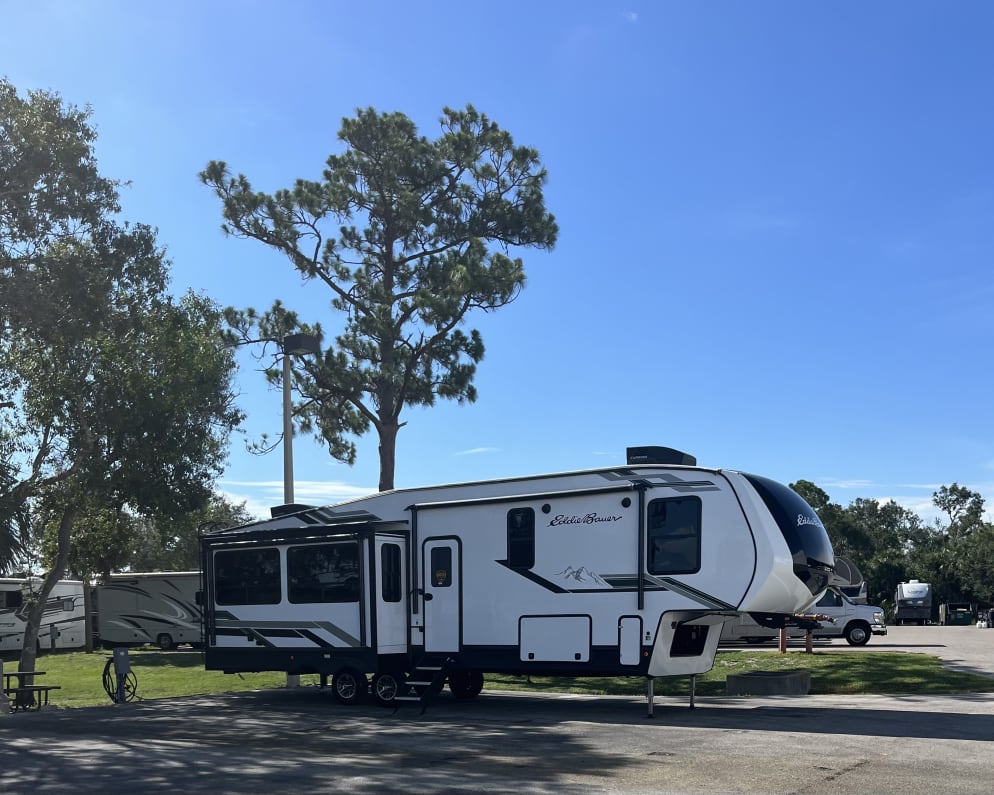 2023 Fifth Wheel RV for Rent in NOKOMIS, Florida - RVUSA.com 2023 Fifth Wheel RV for Rent in NOKOMIS, Florida - RVUSA.com