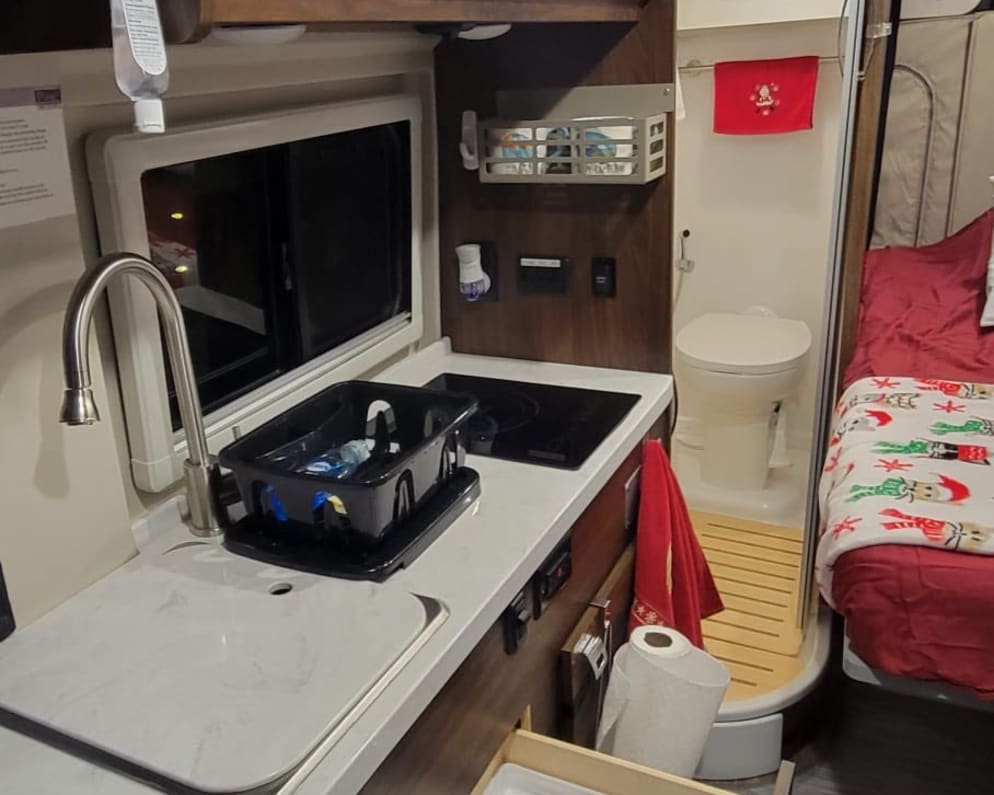 2022 Class B RV for Rent in Conroe, TX - RVUSA.com