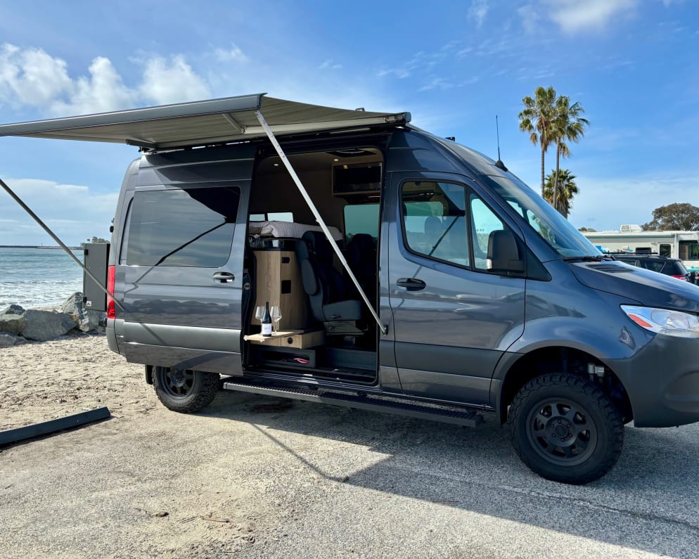 2021 Class B RV for Rent in San Clemente, California - RVUSA.com