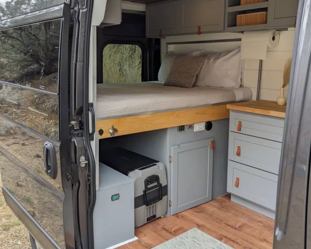 2021 Class B RV for Rent in Reno, Nevada - RVUSA.com