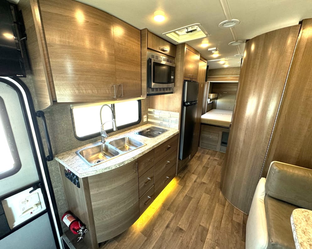 Class C RV for Rent in Aubrey, Texas - RVUSA.com