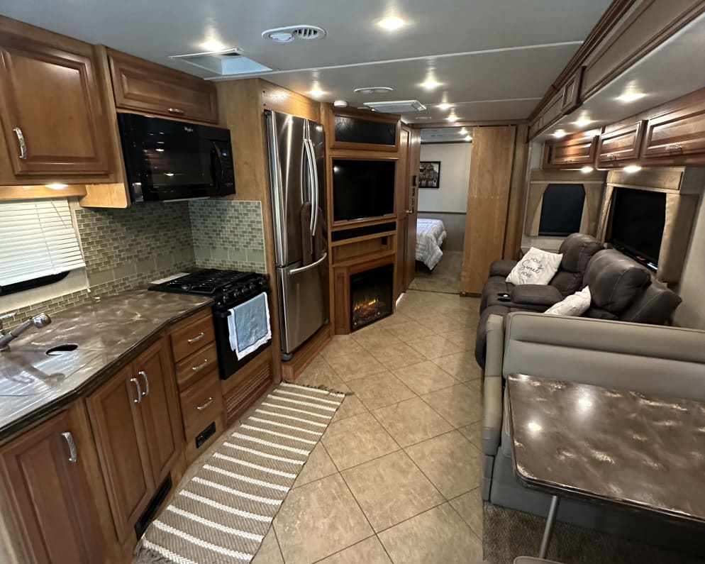 2015 Fleetwood Bounder 33C Class A RV for Rent in Ocala, Florida ...