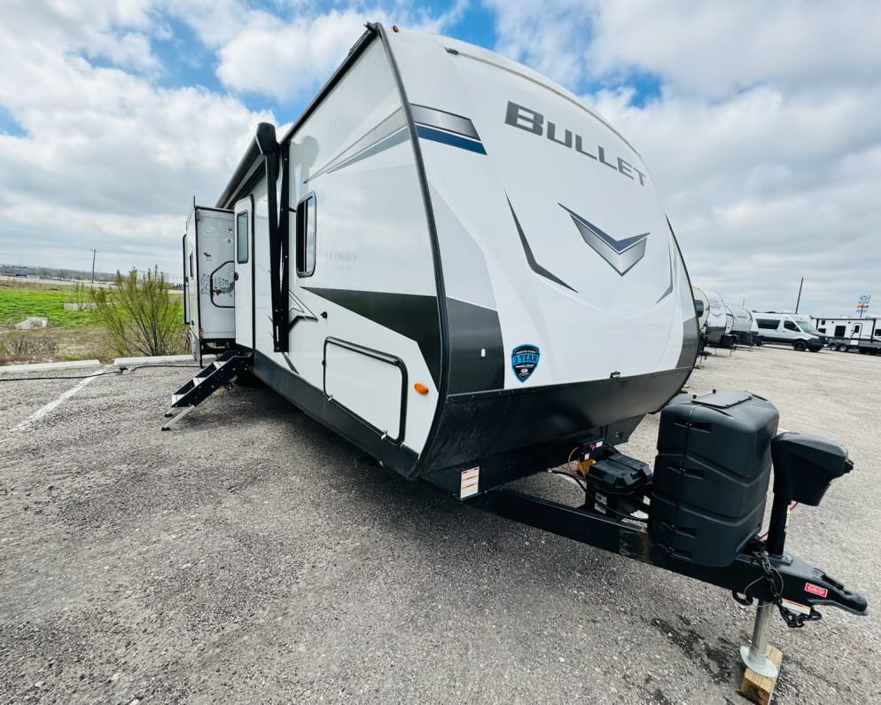2022 Keystone Bullet 330BHS Travel Trailer RV for Rent in Austin, Texas ...
