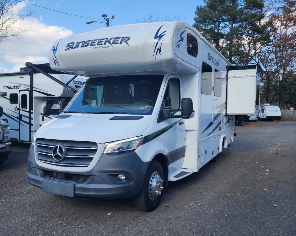 2020 Class C RV for Rent in Cary, North Carolina - RVUSA.com