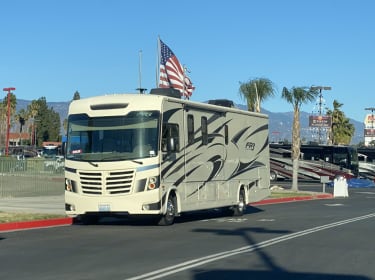 Riverside RV Rentals - best deals in CA | Outdoorsy