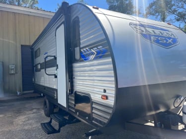 2021 Runaway Rouser Travel trailer Rental in Barnesville, GA | Outdoorsy