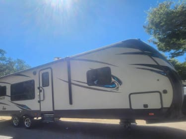 2020 Bison Coach Ranger Horse Trailer Fifth-wheel Rental in atascadero ...