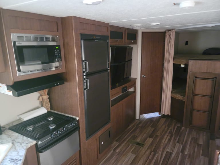 2018 Keystone RV Hideout Luxury Travel trailer Rental in Pendleton, IN ...