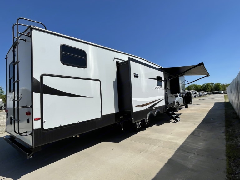 2021 Keystone RV Sprinter Limited Fifth-wheel Rental in Broken Arrow ...