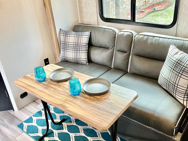 2022 Coachmen Freedom Express Travel trailer Rental in West Columbia ...