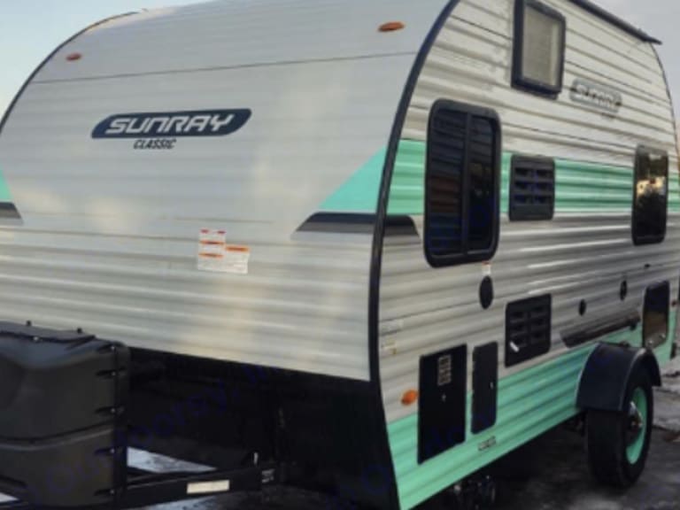 2020 Sunset Park RV Sunray 149 Travel trailer Rental in Wausau, WI ...