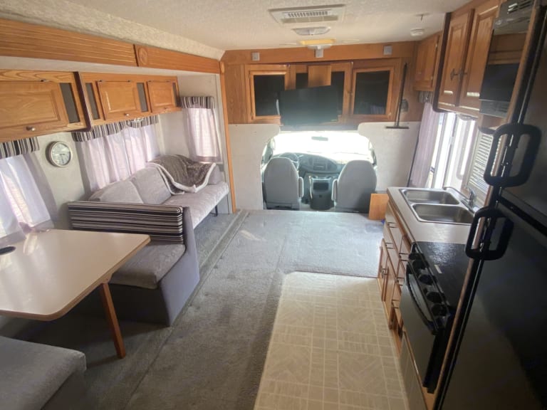 2004 Gulf Stream Ultra Supreme Class C Rental in Copley, OH | Outdoorsy