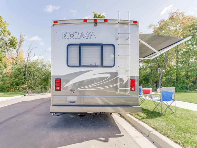 2008 Tioga Tioga Motorhome Class C Rental in Ann Arbor, MI | Outdoorsy