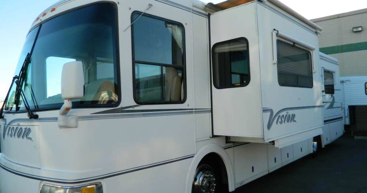 2004 Rexhall Vision 36 Class A Rental in anchorage, AK | Outdoorsy