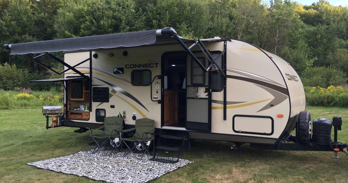 2014 K-Z Manufacturing Spree Connect 220RBK Travel trailer Rental in Newmarket, NH | Outdoorsy