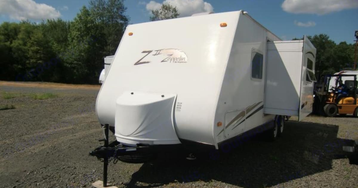 2005 Keystone Zeppelin Travel trailer Rental in Frankfort, KY | Outdoorsy