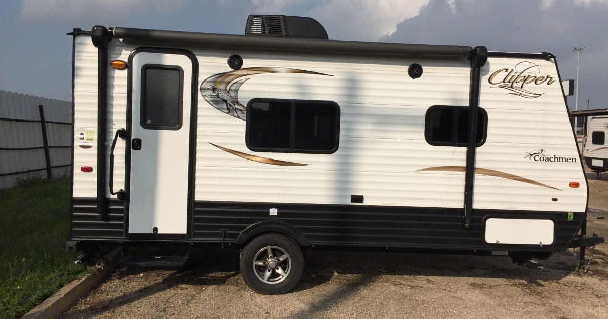 2017 Coachmen Clipper 17FB Travel Trailer Rental in Houston, TX | Outdoorsy