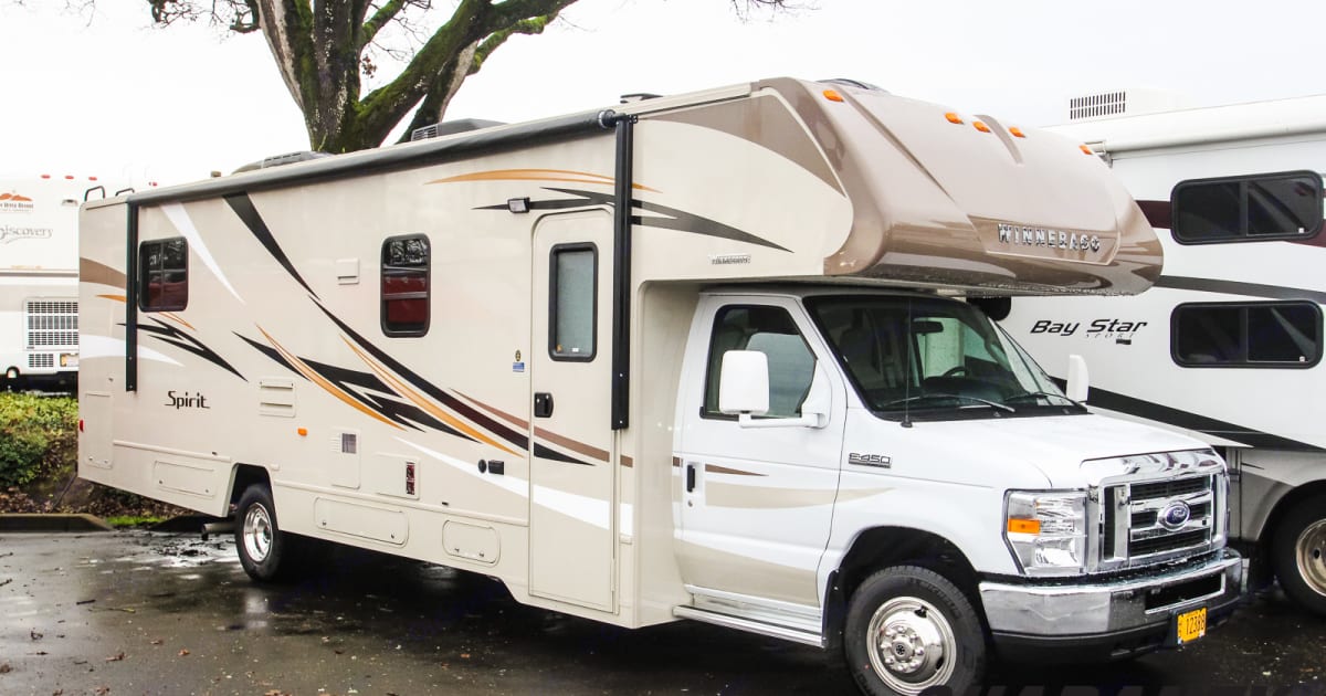 2016 WINNEBAGO SPIRIT 31K Class C Rental in Junction City, OR | Outdoorsy