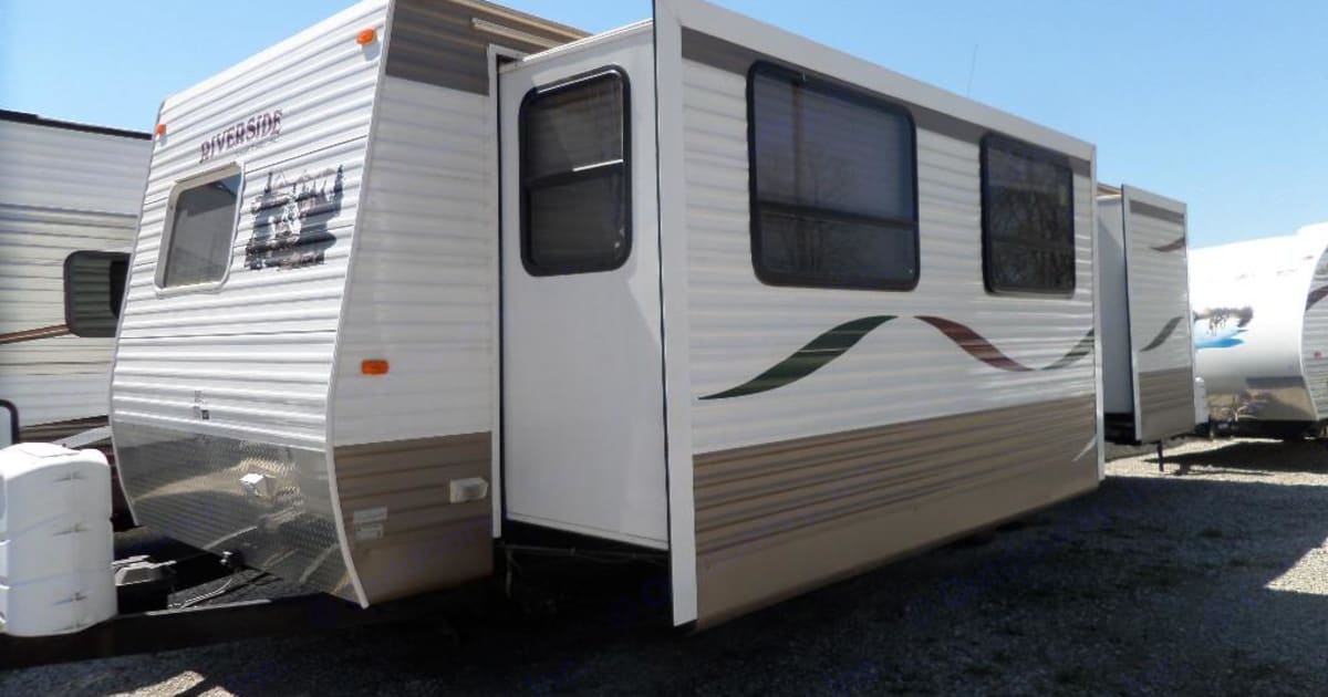 2012 Riverside Rv 32fks Travel trailer Rental in delaware, OH | Outdoorsy