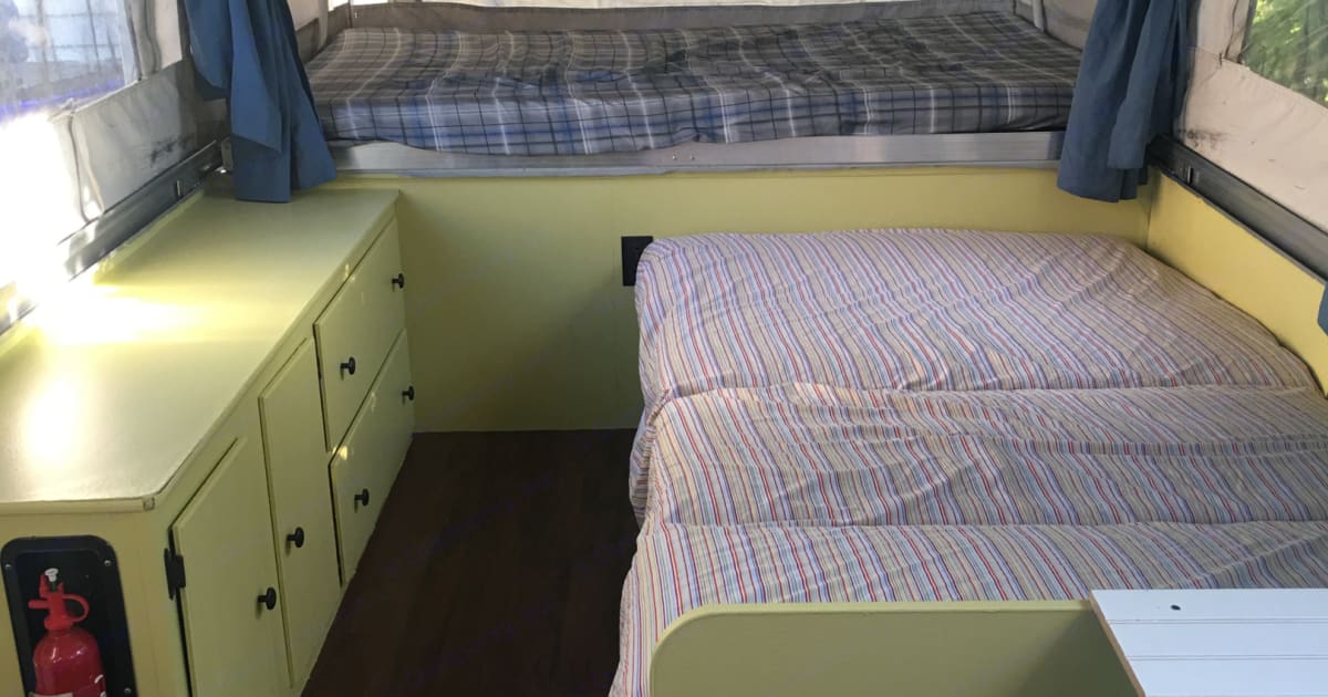 1996 Coleman Destiny Santa Fe Caravane pliante Rental in Fall River, MA ...