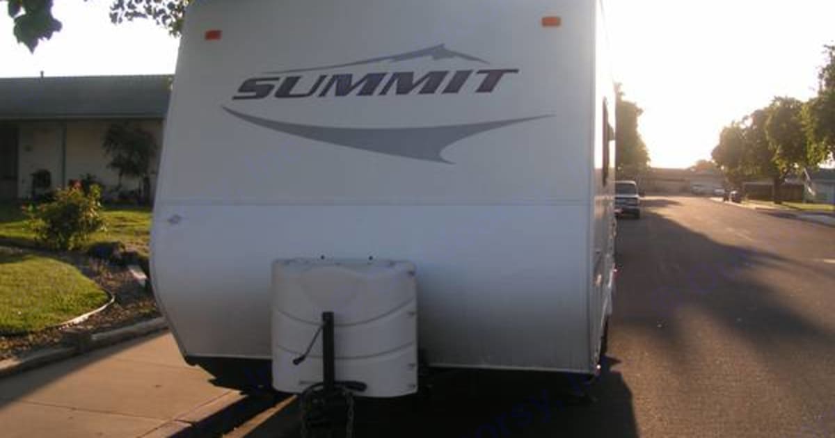 2008 Thor Summit Travel trailer Rental in Arroyo Grande, CA | Outdoorsy