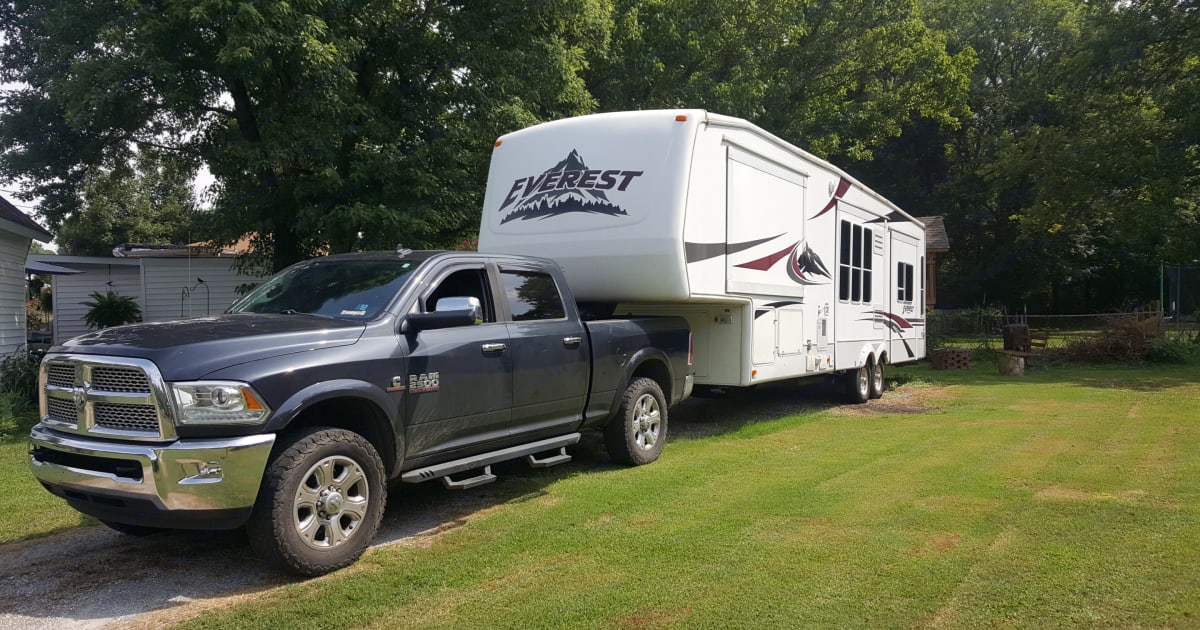 2005 Keystone Everest Fifth-wheel Rental in Murfreesboro, TN | Outdoorsy